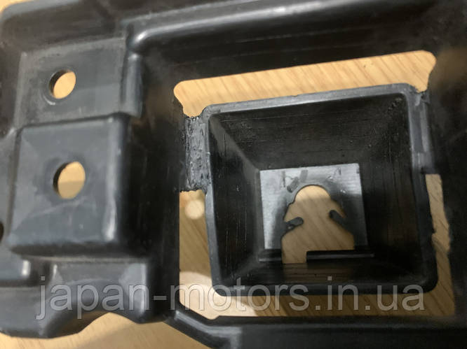 Кронштейн решетки радиатора левый Mazda 3 BN 2017-2019 Original б/у ...