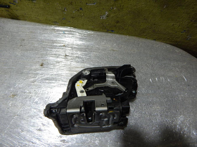 Купить Замок дверей передній BMW 5 51217477685 2017-, цена 1755 грн ...