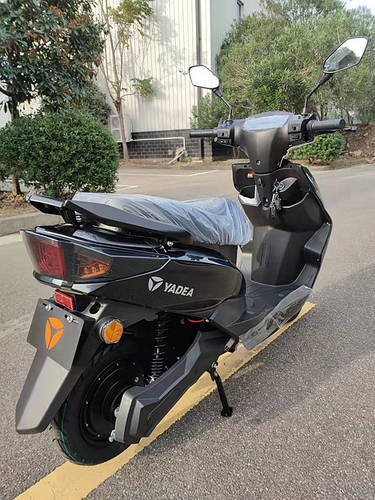 Купить Электроскутер YADEA LUNA Черный (119377), цена 48971.70 ₴ — Prom ...