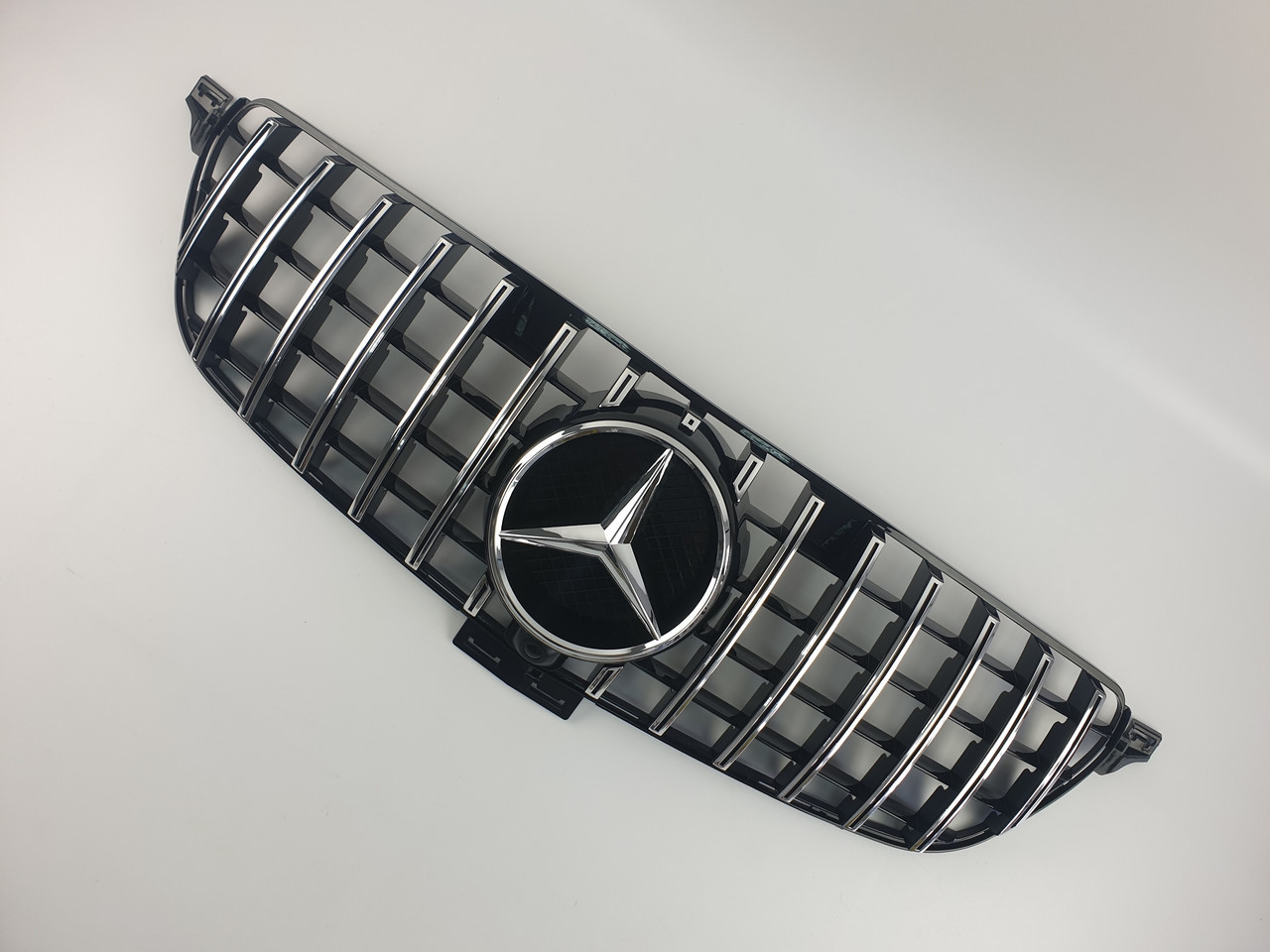 Решітка радіатора на Mercedes GLE-Class W166 2015-2018 рік GT ...