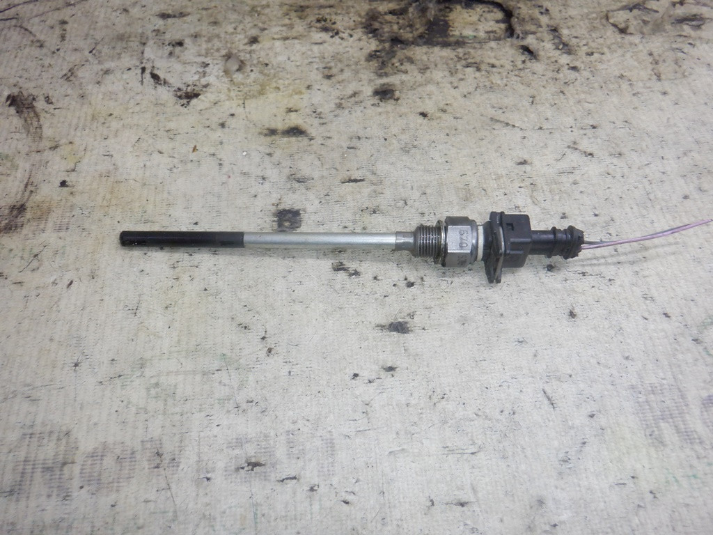 Датчик уровня масла (1,6 MPI) Renault MEGANE 3 2009-2013 (Рено Меган 3 ...