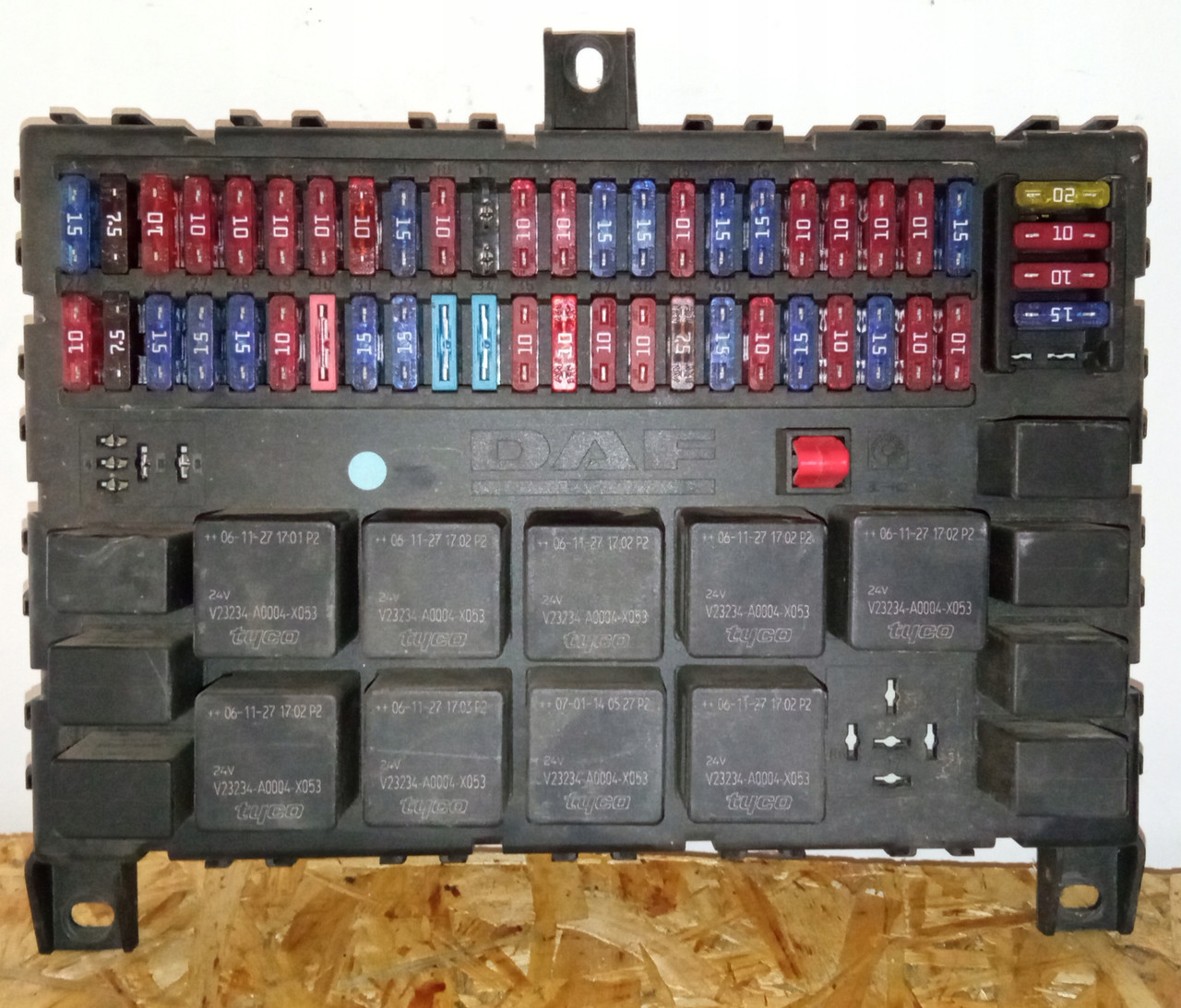 Блок Предохранителей DAF CF XF Под Заказ 2-4 Дн — Купить Недорого на ...