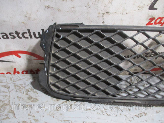 Купить Решітка бампера переднього центральна нижня (уцінка) 6400A827 ...