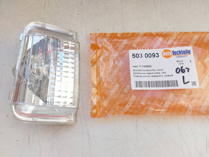 Повторитель поворота в зеркале левый Fiat Ducato 250, Peugeot Boxer ...