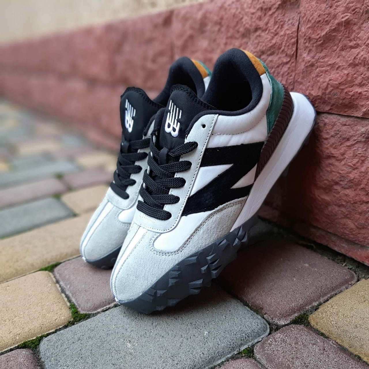 Нью Баланс ХС 72 Кросівки жіночі замшеві сірі з чорним New Balance XC ...