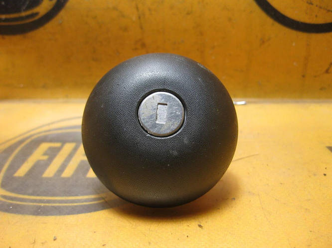 Купить Б/У Крышка бака RENAULT KANGOO II 8200463085, цена 320 ₴ — Prom ...