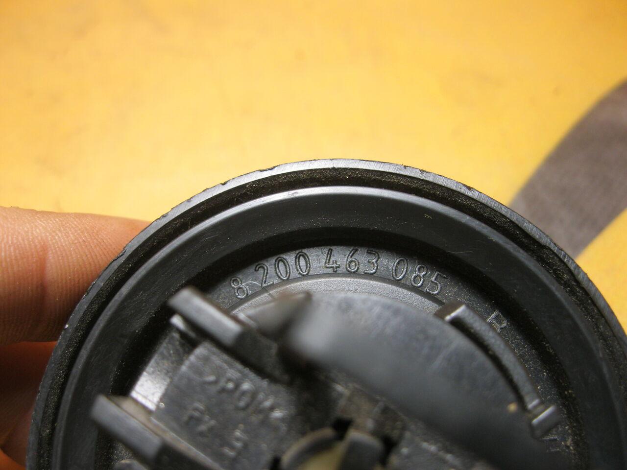 Купить Б/У Крышка бака RENAULT KANGOO II 8200463085, цена 320 ₴ — Prom ...