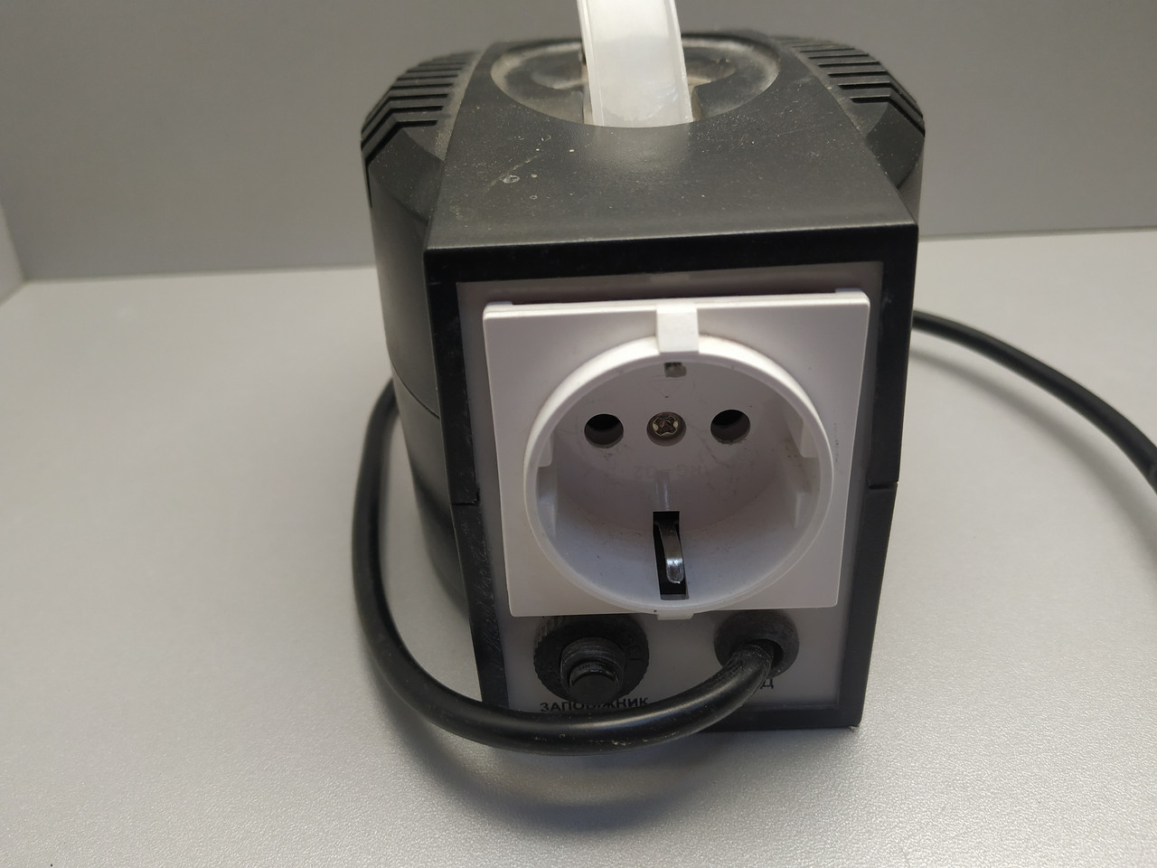 Стабилизатор электрического напряжения Б/У Luxeon AVR-500D, цена 820 грн — Prom.ua (ID#1760797739)