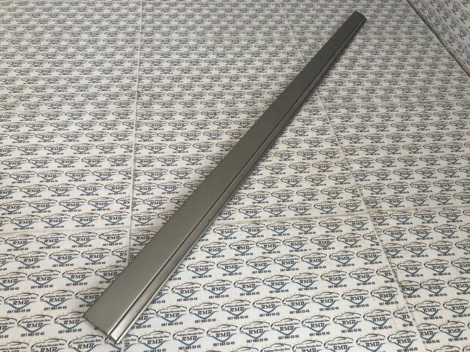 Купить Накладка (Молдинг) передньої лівої дверки Mercedes W211 ...