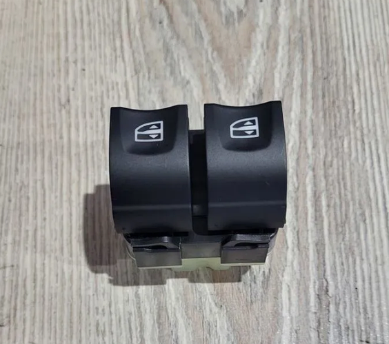 Кнопка стеклоподъемника левой двери Renault Dokker Рено Доккер (2013 ...