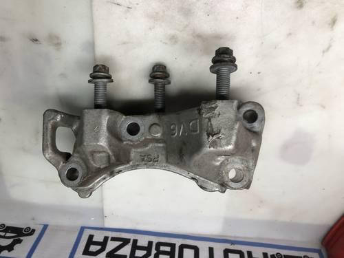 Кронштейн подушки двигуна правий Peugeot 5008 Пежо 5008 9688615780 ...