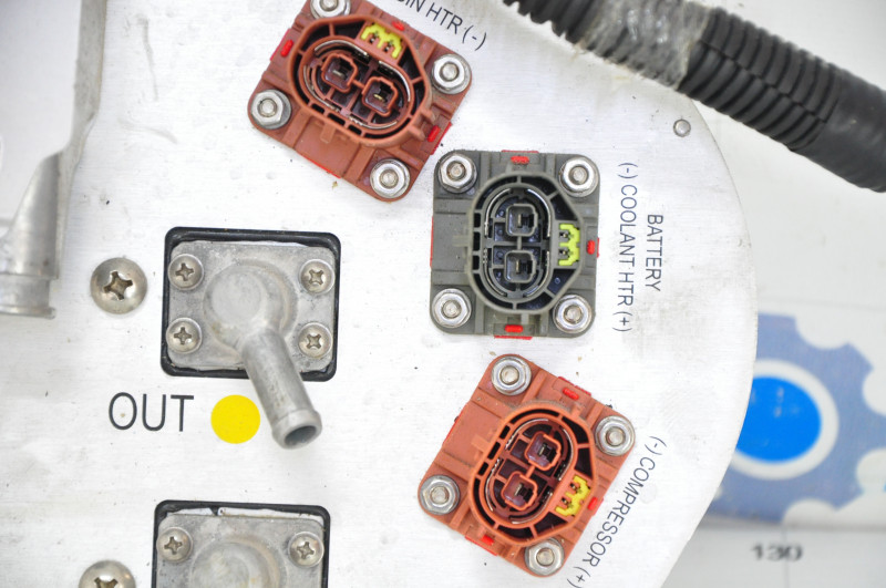 Купить DC-DC converter Tesla Model S 12-15 дорест gen1, цена 9896 ...