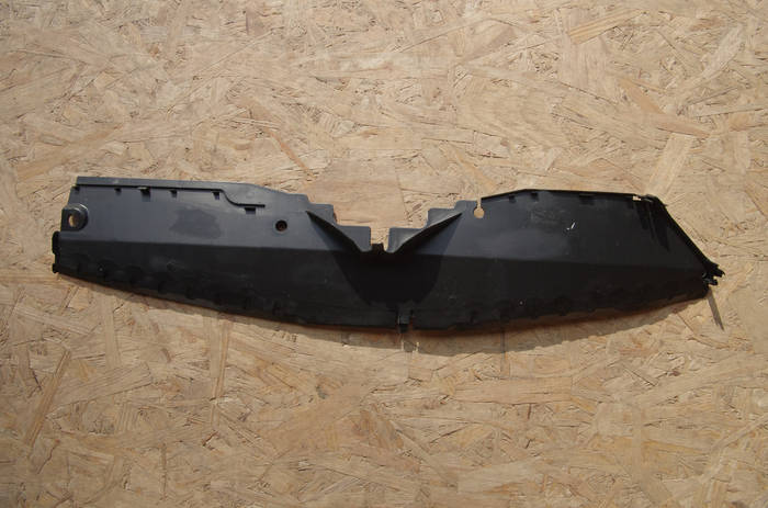 Верхня накладка радіаторів Chevrolet Cruze 2016-19, ціна 1020 грн ...