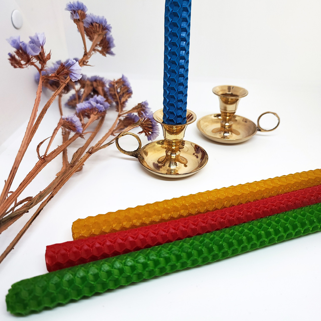 Підсвічник малий настільний 2шт і дві свічки з вощини колір на вибір продаж купити в