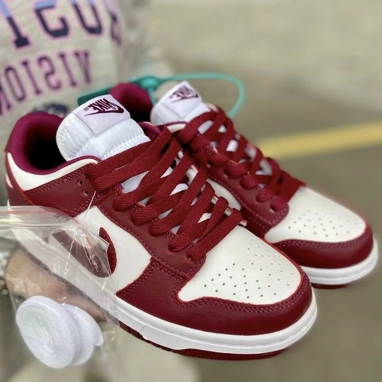 Dunk Low Team Red — Купить Недорого на Bigl.ua (1783058066)