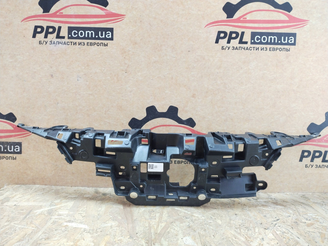 Toyota Corolla E21 2018- Кронштейн крепление усилитель решетки ...