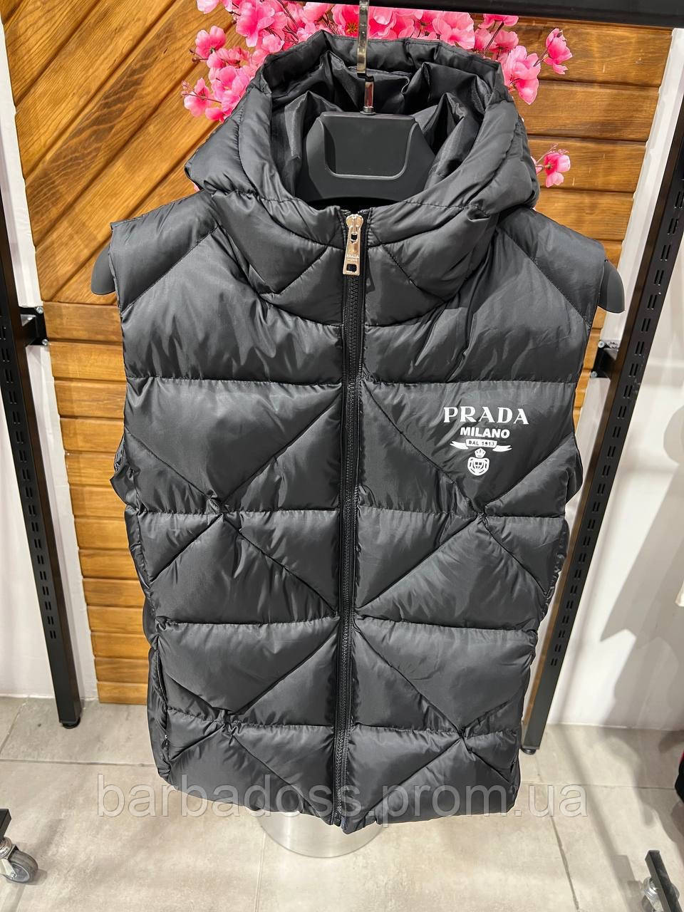 Купить Женская черная жилетка Prada Прада, цена 3049 ₴ — Prom.ua (ID#1787754041)