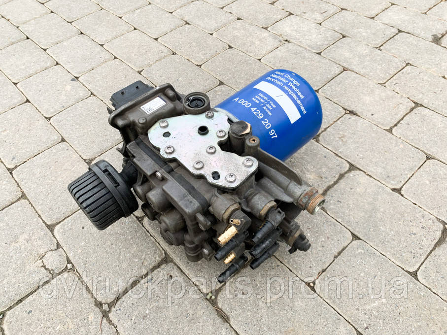 Осушитель воздуха Mercedes A0014465664 / Knorr-Bremse K138267 / Knorr ...