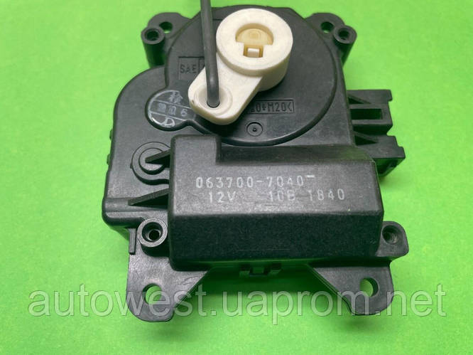 Моторчик заслонок печки Mitsubishi Pajero Wagon 3 063700-7040 MR50067 ...
