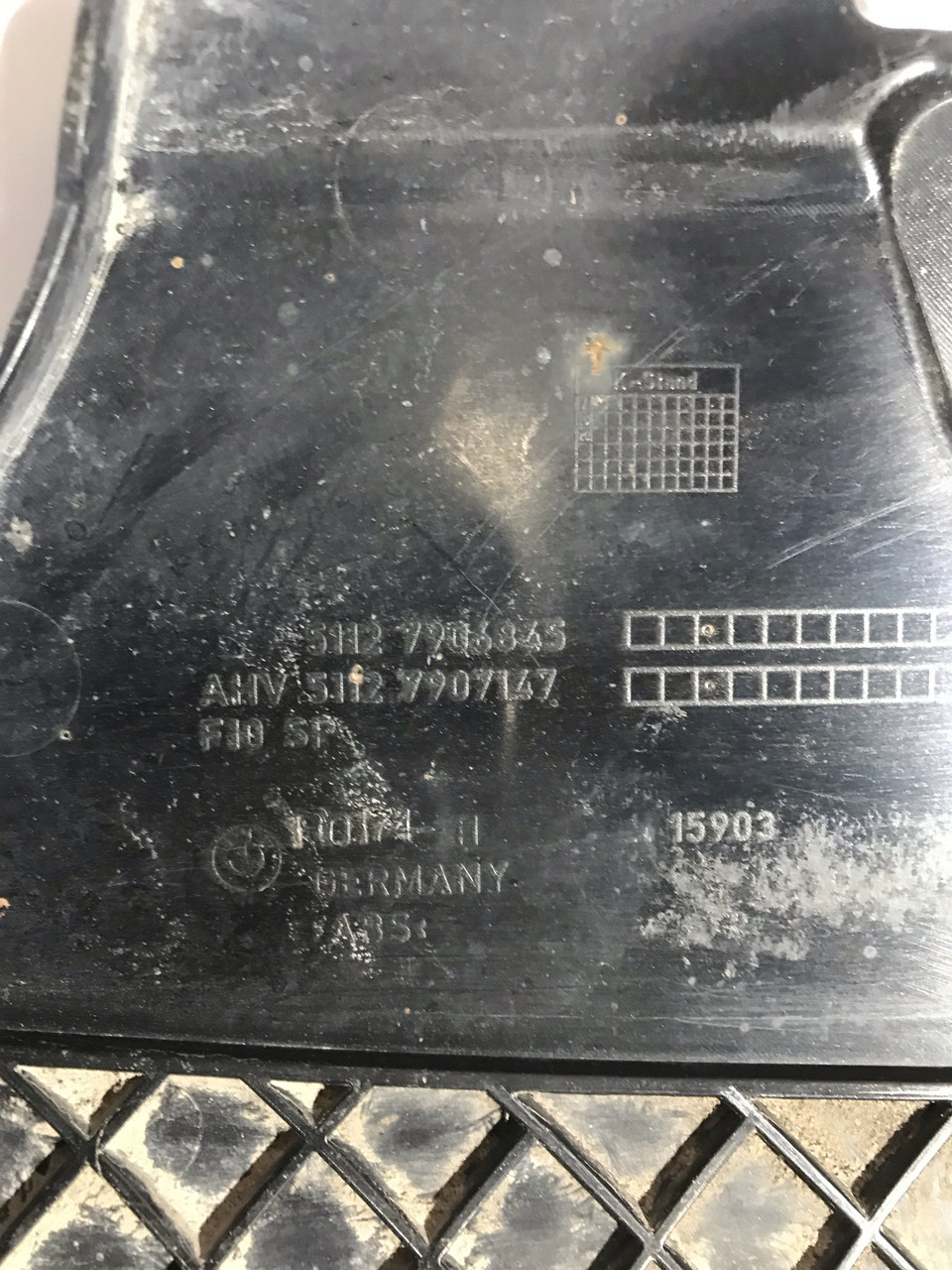 Направляюча кронштейн кріплення заднього бампера середнє нижнє бмв bmw ...