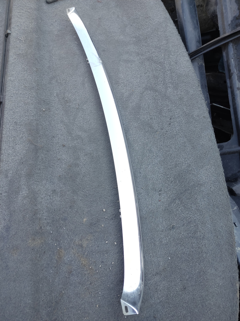 Купить Молдинг решетки бампера переднего верхний Renault Megana 3 ...