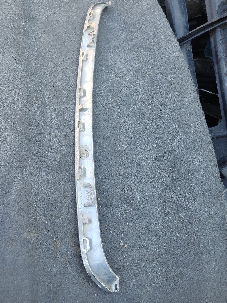 Купить Молдинг решетки бампера переднего верхний Renault Megana 3 ...