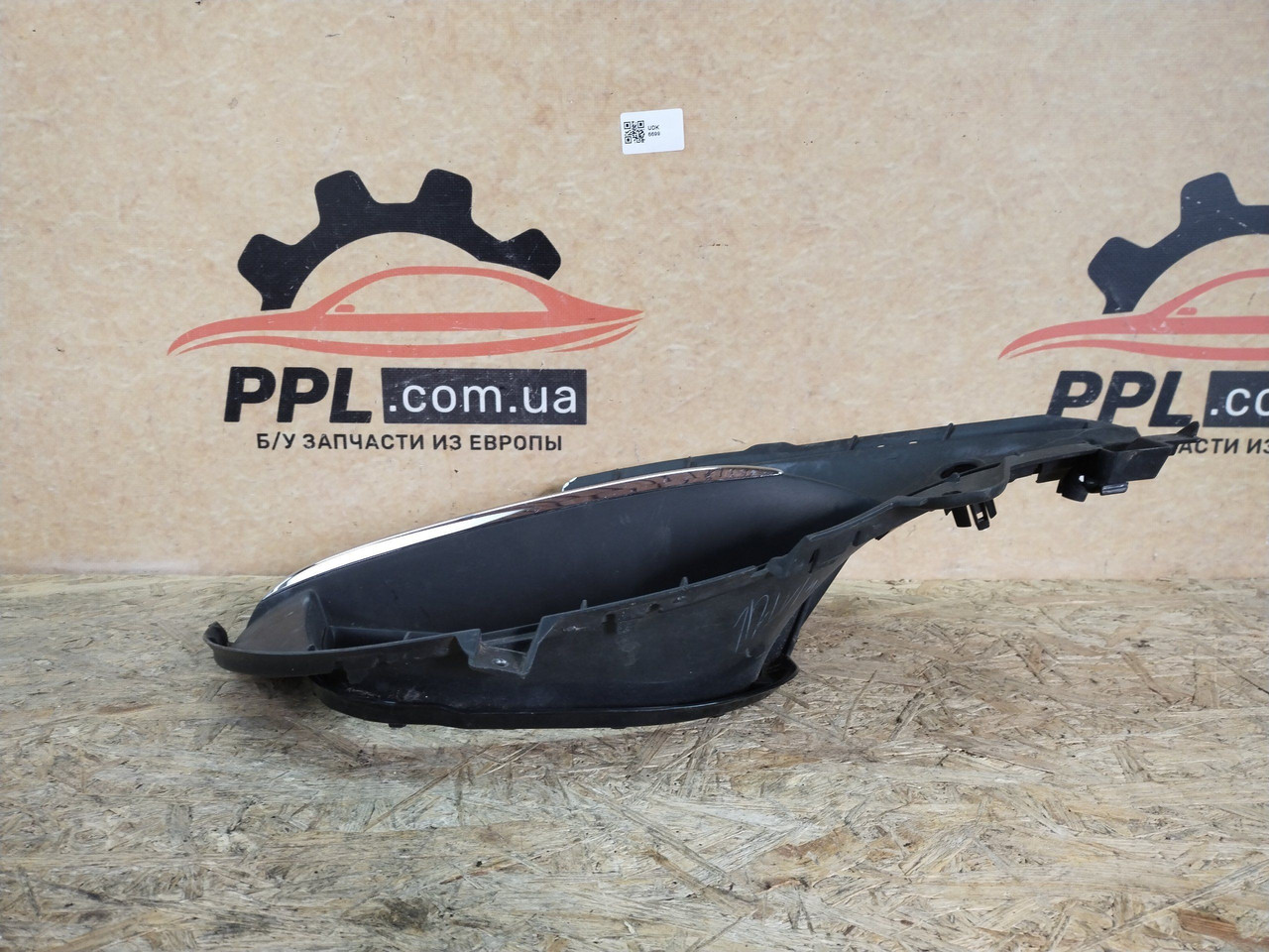 Mercedes AMG GT C190 2017-2021 Накладка решетка переднего бампера левая ...