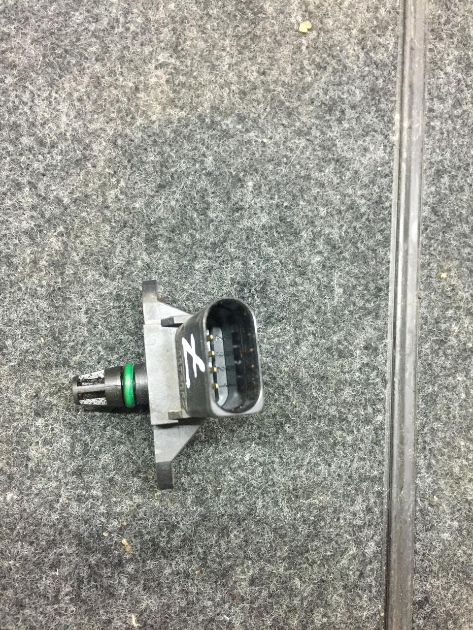 Купити Датчик тиску у впускному колекторі VAG 03C906051, ціна 620 ...