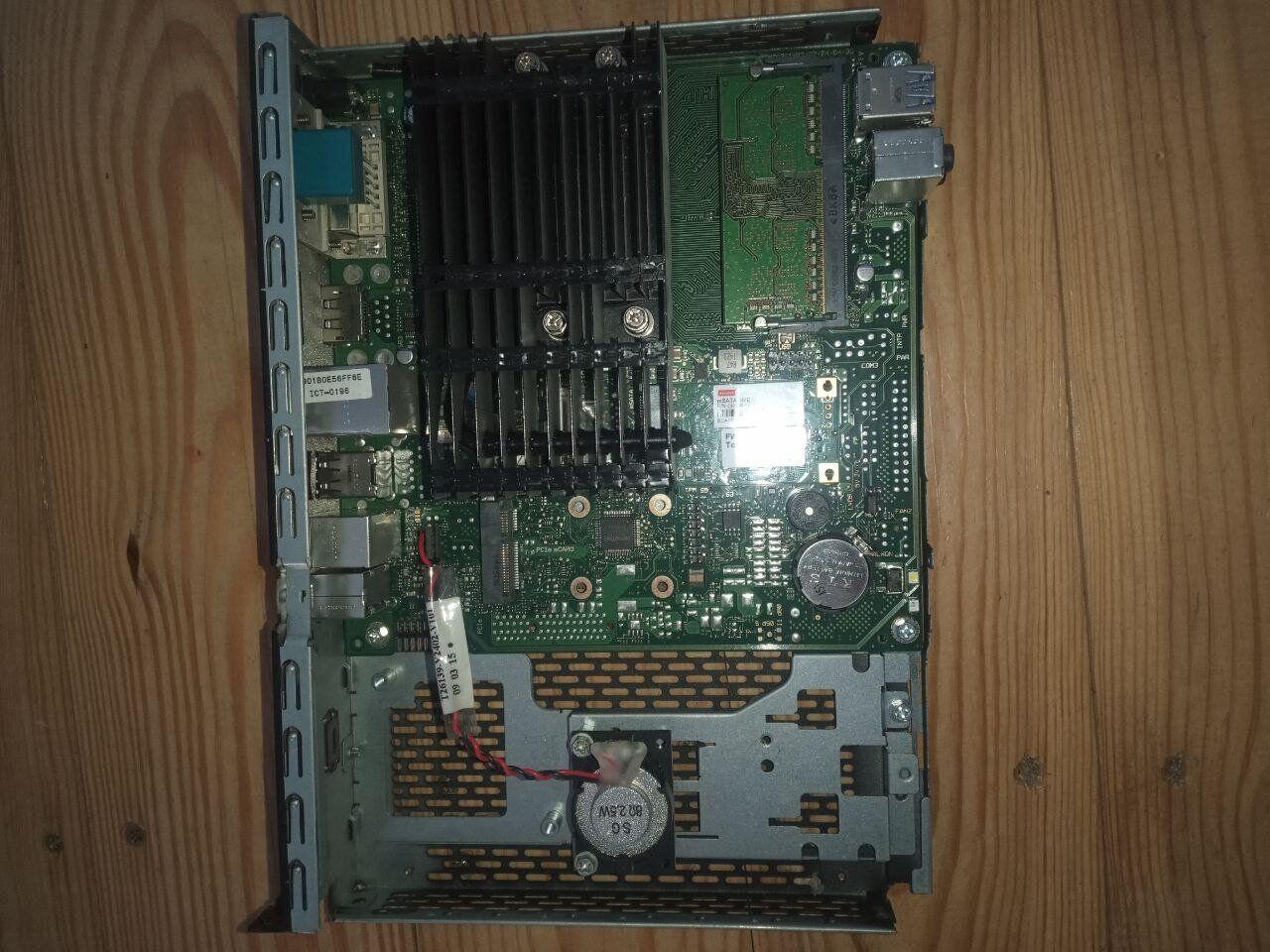 Купити Неттоп Fujitsu FUTRO S720 USFF / AMD GX-217GA (2 ядра по 1.65GHz ...