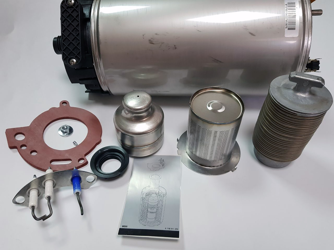 Купить Теплообменник газового котла BOSCH Condens2500 W WBC 28-1 DC23 8718645642 от «ЗакСервис»