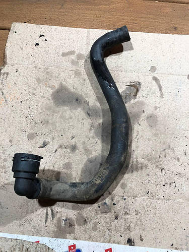 Купити Шланг-патрубок радіатора опалювача (пічки), зворотний бік на ...