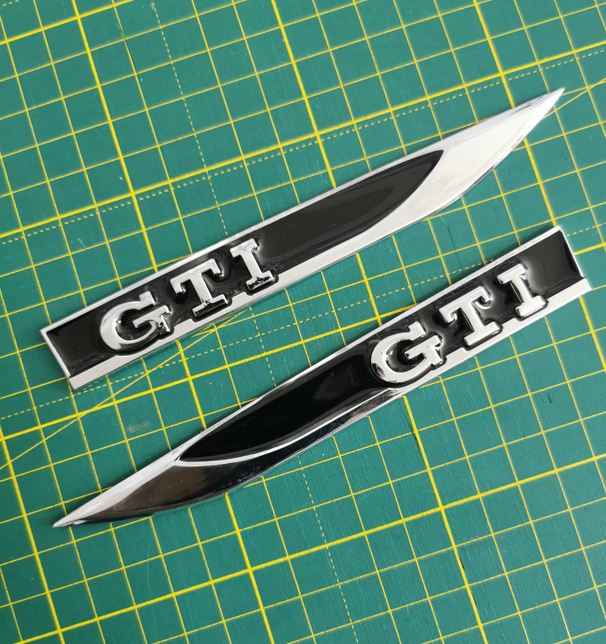 3D емблема "GTI" ЛЕЗО на крило: комплект 2шт (ID#614891962), цена: 210 ...