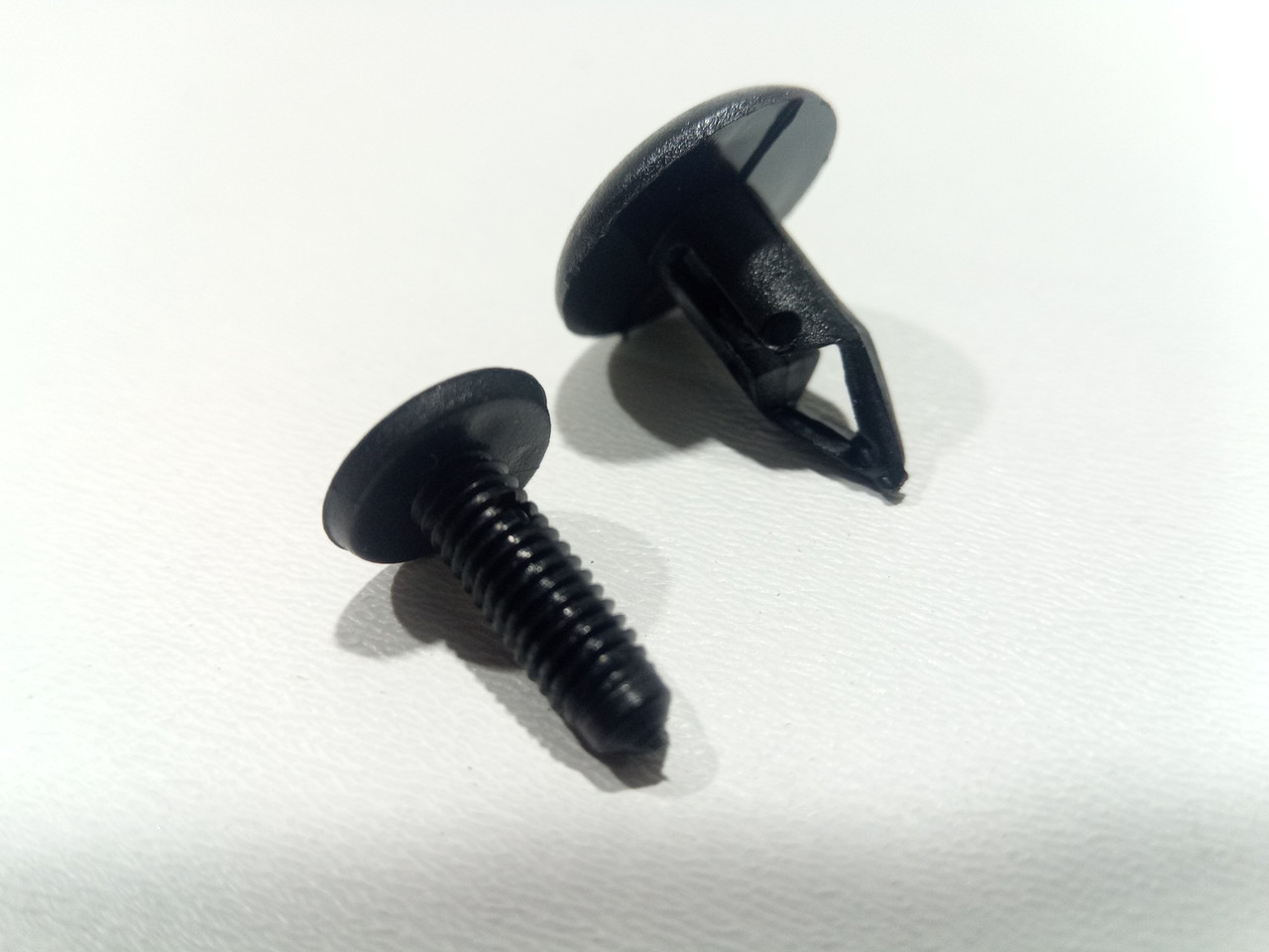 Купить Пистон крепления бампера, молдинга Chevrolet/Daewoo/Infiniti ...