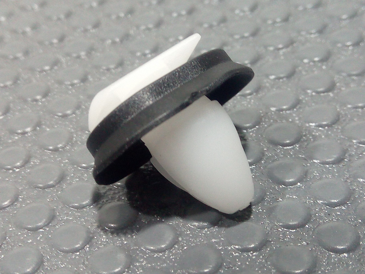 Купить Пистон крепления молдинга Fiat/Iveco/Peugeot/Citroen (15563 ...