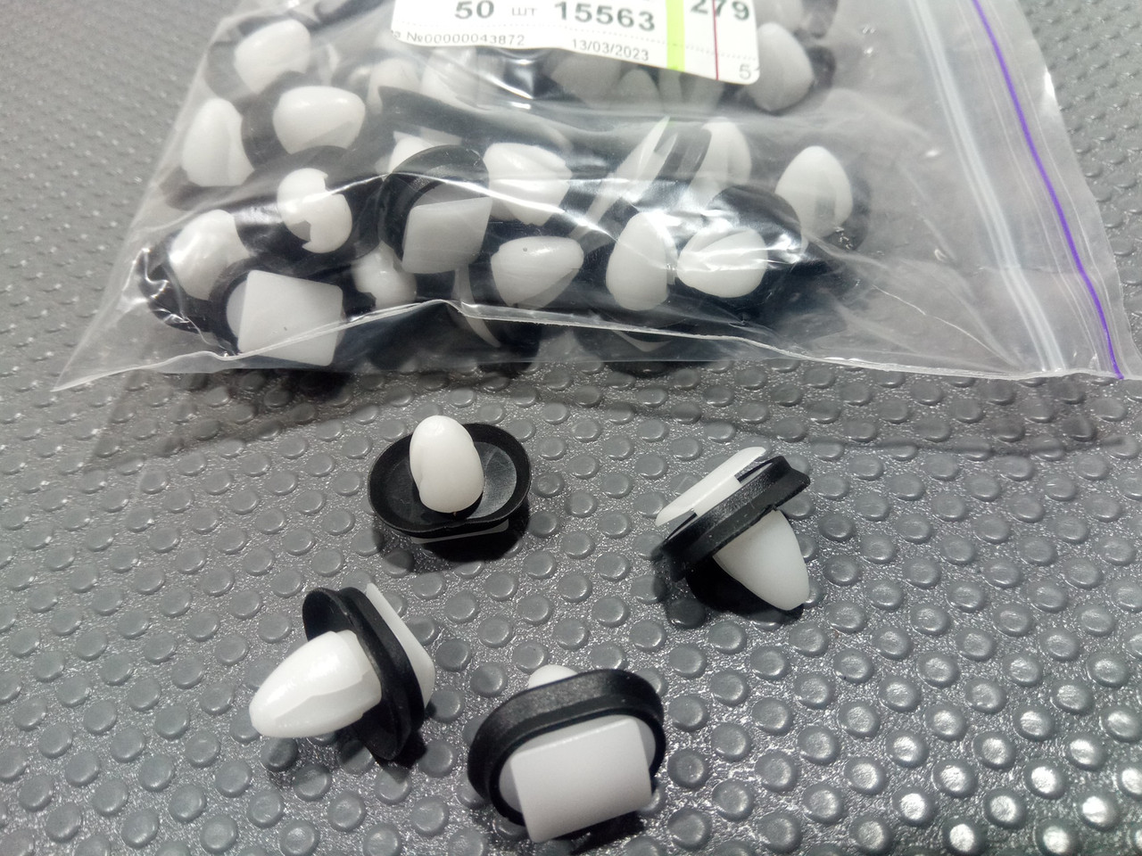 Купить Пистон крепления молдинга Fiat/Iveco/Peugeot/Citroen (15563 ...