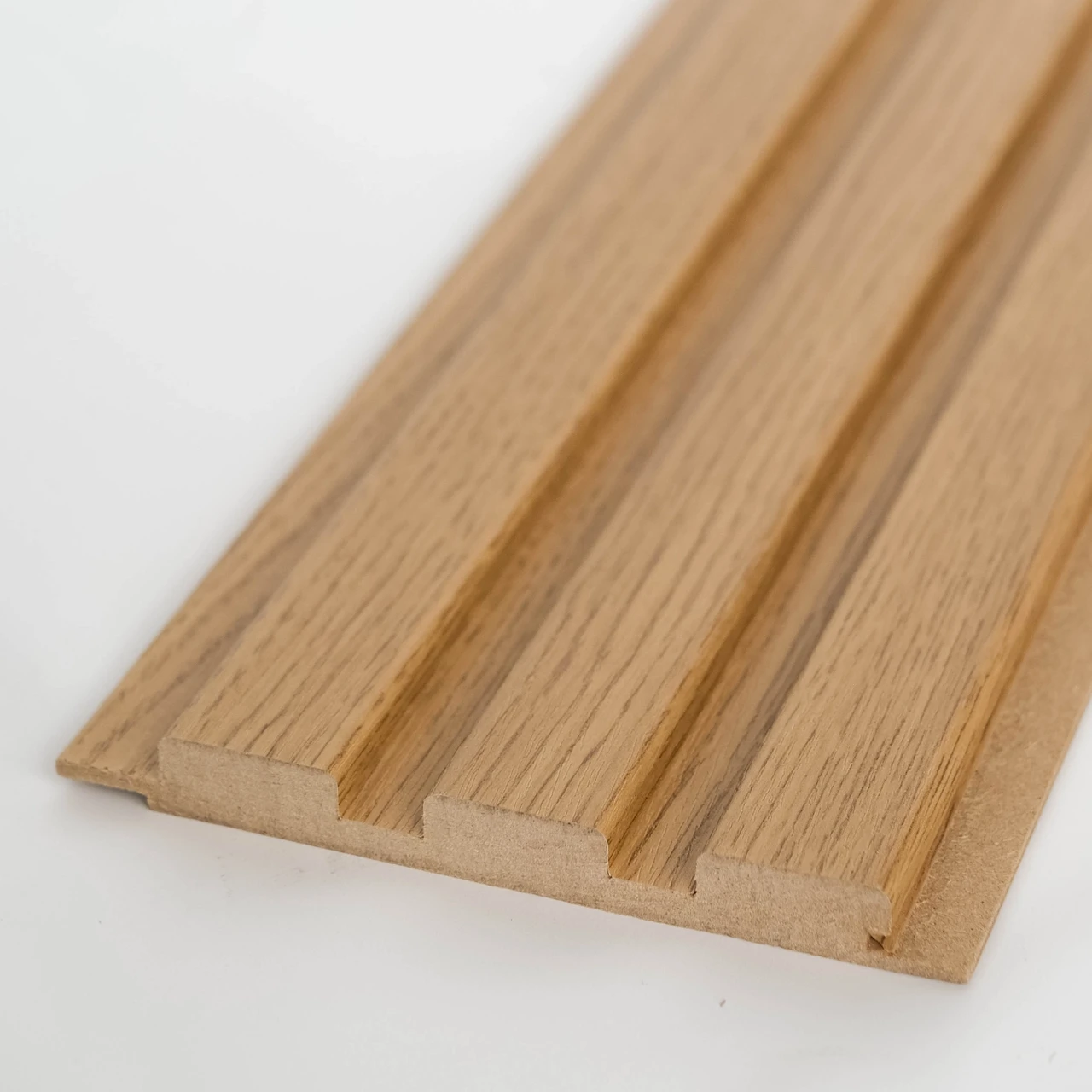 Стінові рейкові панелі. Колір Дуб. МДФ з ламінацією.