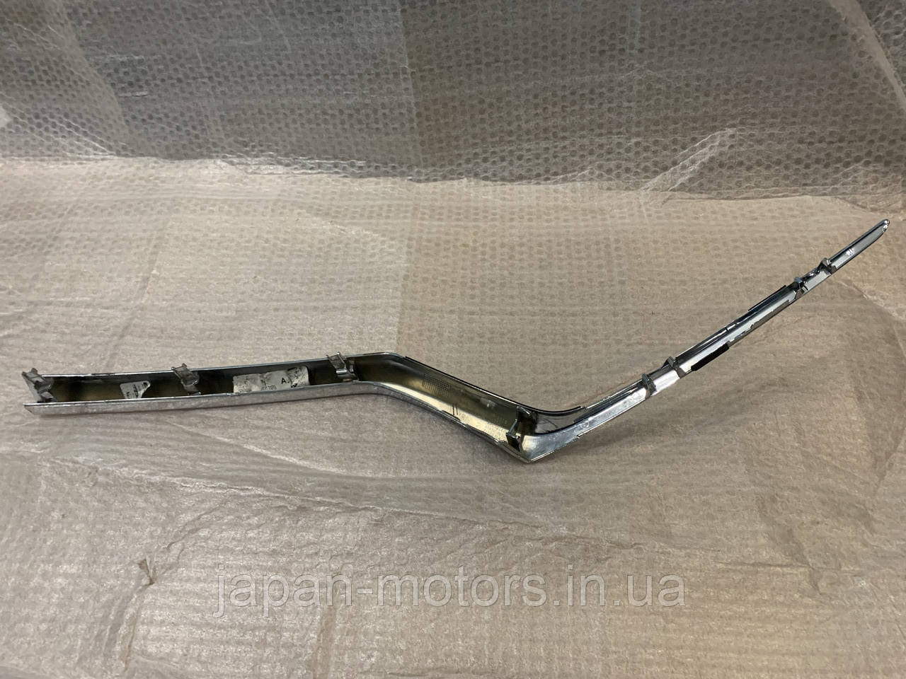 Купити Хром молдинг решітки радіатора Honda CR-V 2017- 71123TLAA00 ...