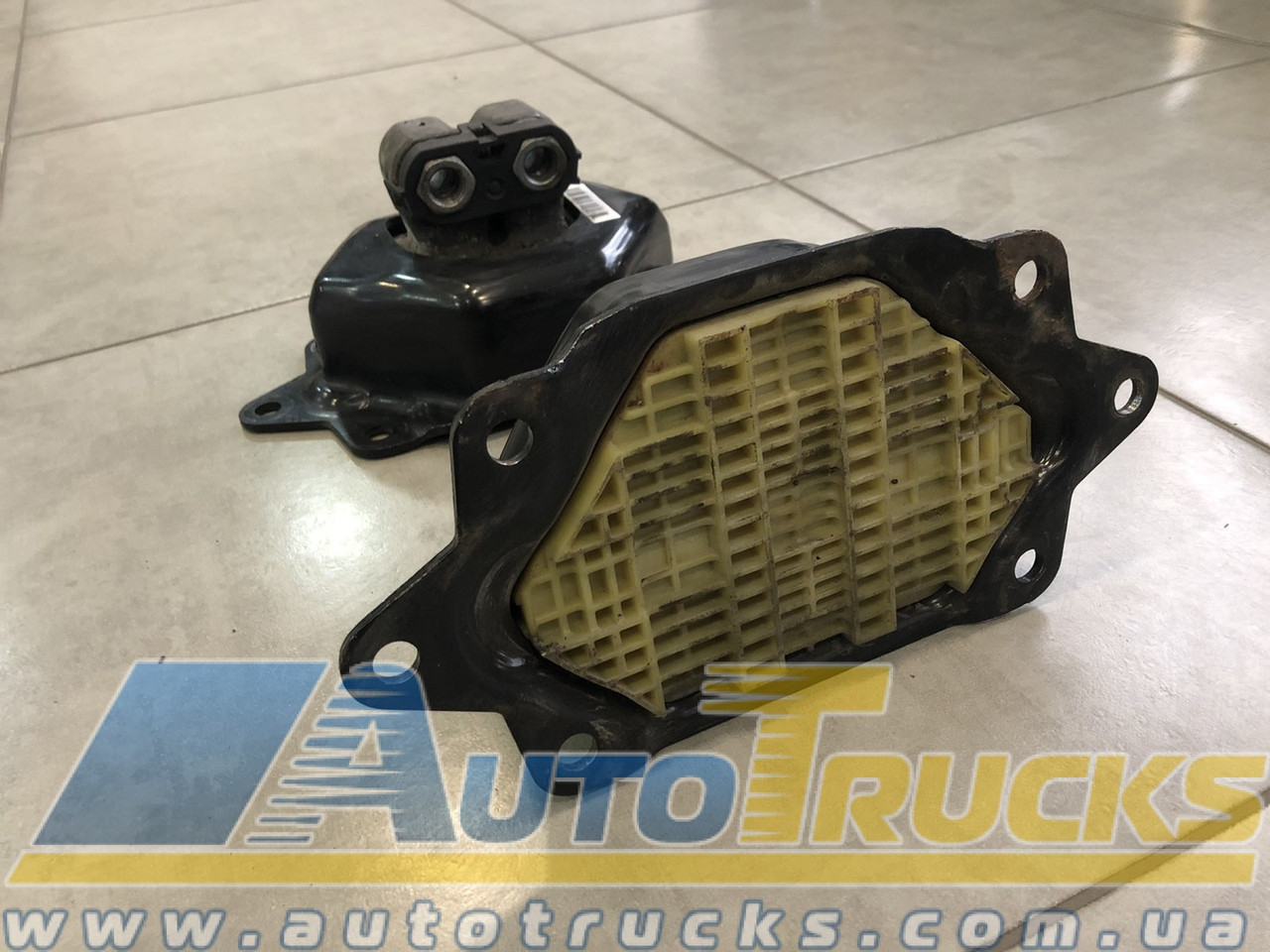Купить Подушка мотора Б/у для VOLVO FH (21416525; 21416525), цена 5759. ...