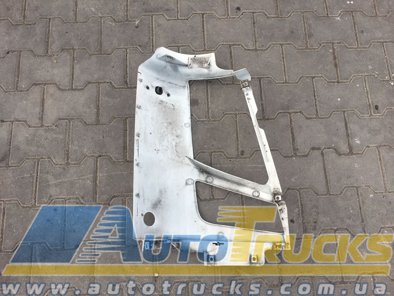 Купить Окуляр L-ЛЕВ. Б/у для VOLVO FH (82076158; 82056296; 82090994 ...