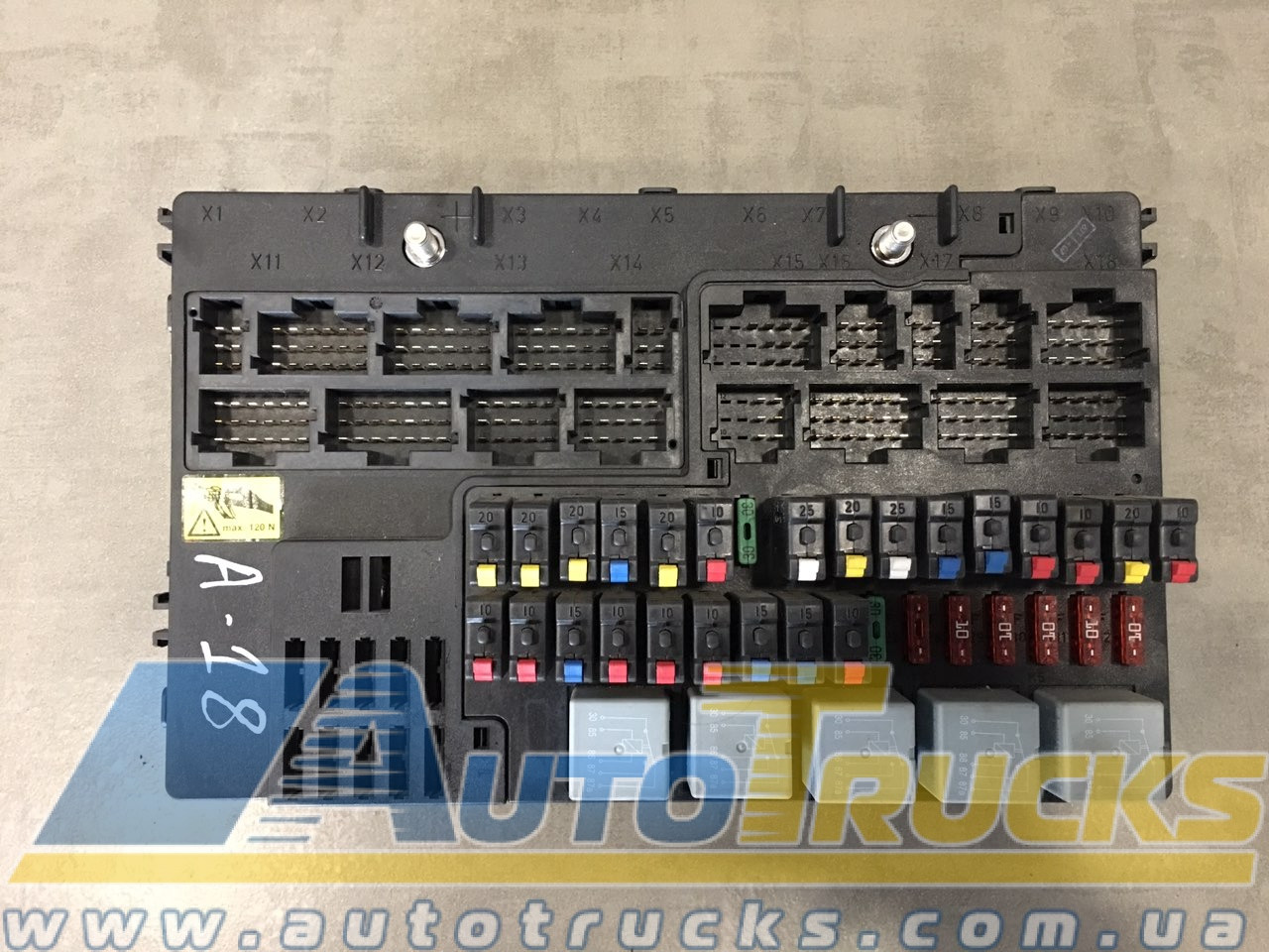 Купить Панель предохранителей Б/у для Mercedes Actros (0004463058 ...