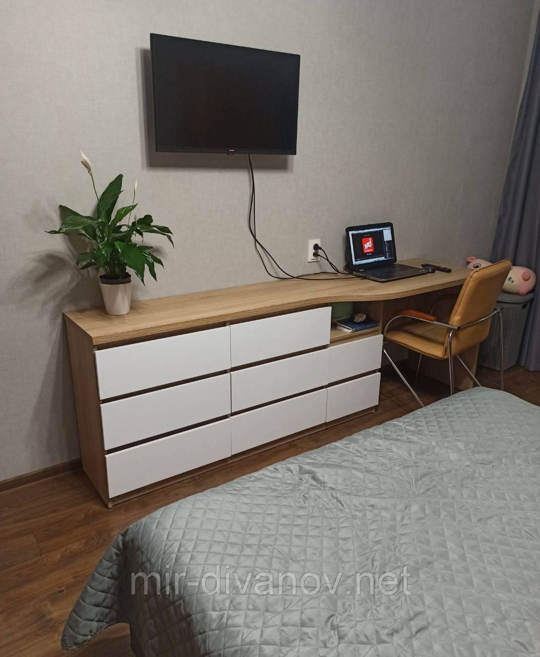 Комод під телевізор із робочою зоною серія Лайт колір дуб сонома білий купити недорого від