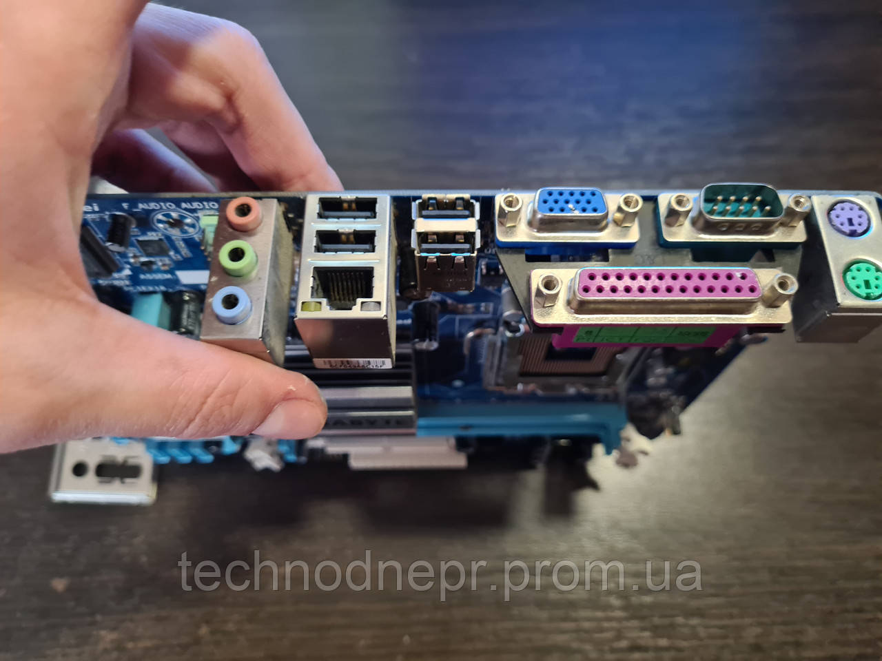 Купить Материнская плата Gigabyte GA-G41MT-ES2L - DDR3 - Сокет 775 ...