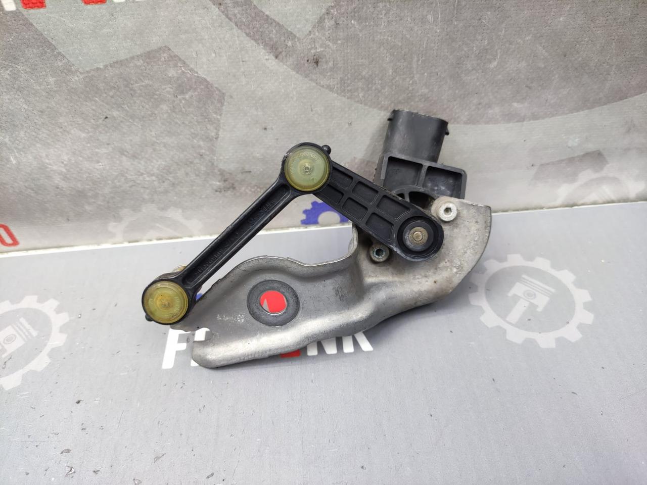 Купить Датчик положения кузова 4E0907503C, 7L0616214C для Audi A8, Q7 ...