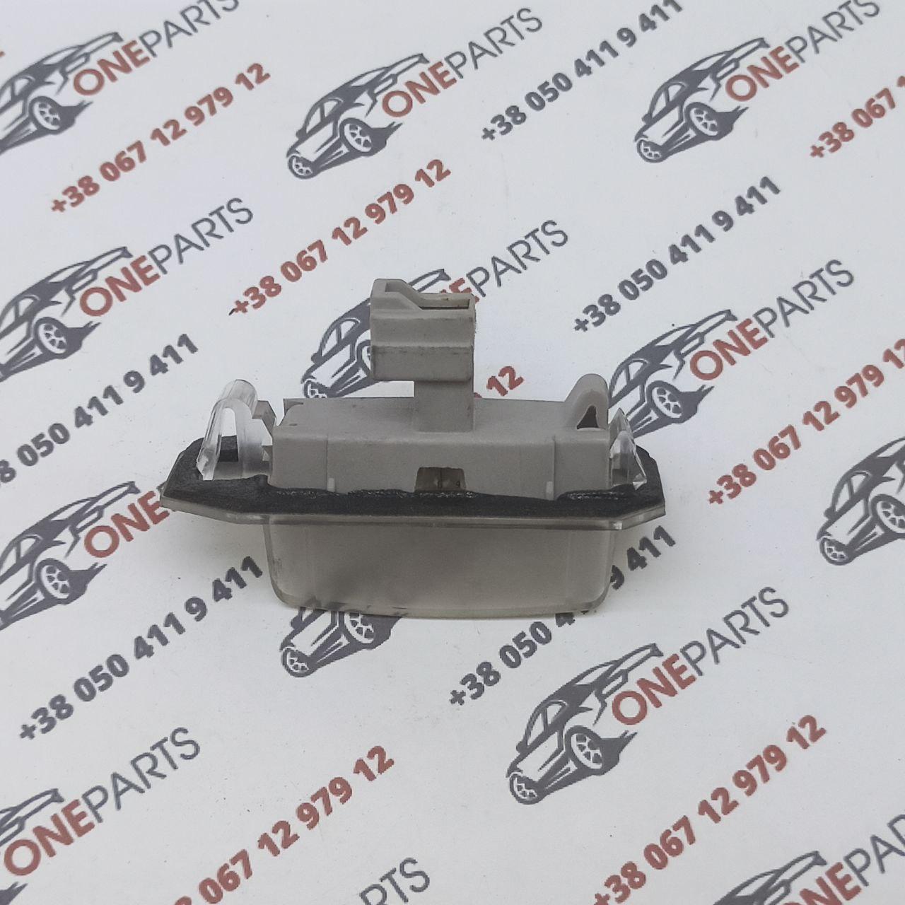 Ліхтар підсвічування номерного знаку б/в Mitsubishi Outlander 3 ...