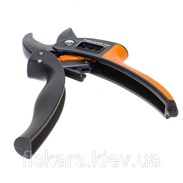 Контактний секатор з храповим механізмом PowerStep™ Fiskars 111670 ...