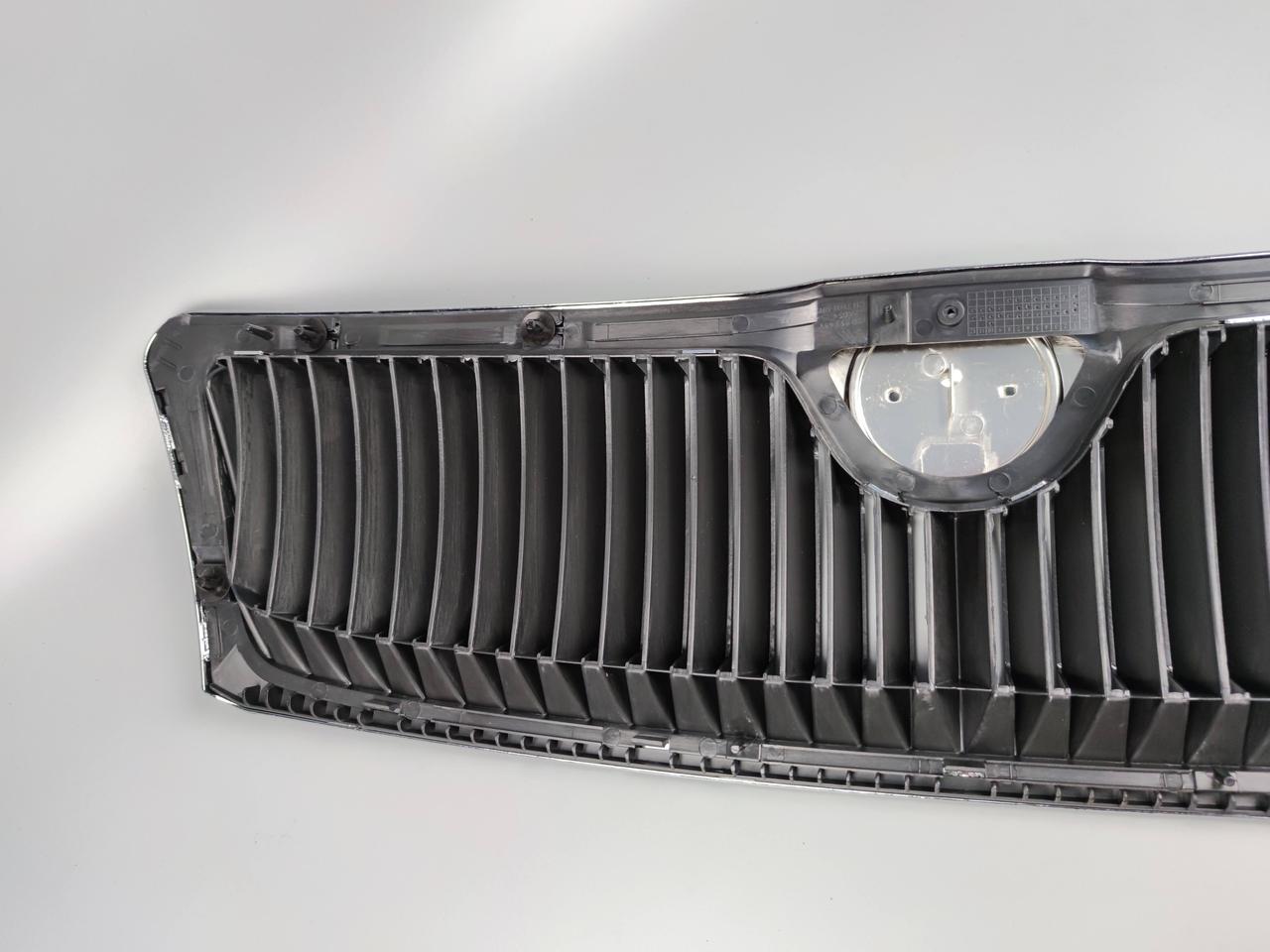 Купить Решетка радиатора Skoda Octavia A5 (2004-2009) НОВАЯ 1z0853668 ...