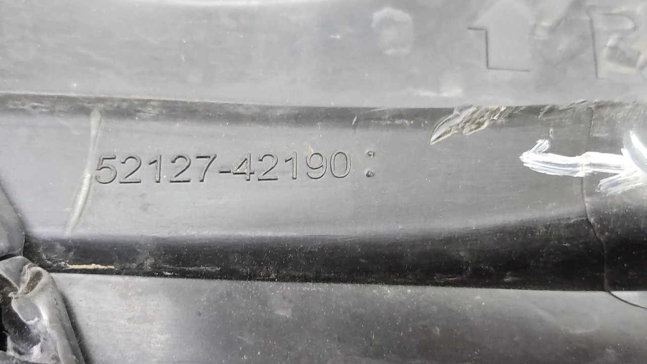 Накладка заглушка решітка туманки ПТФ переднього бампера права Toyota ...