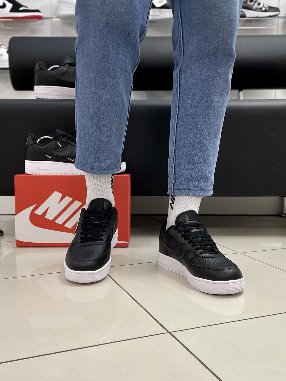 Купить Кроссовки Nike Air Force VJ (Черные с белой подошвой), цена 1287 ...