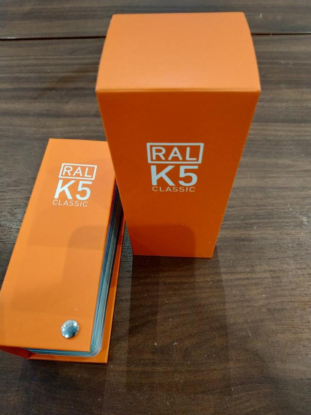 RAL Classic K5 каталог цветов - веер с полностраничными образцами цвета ...