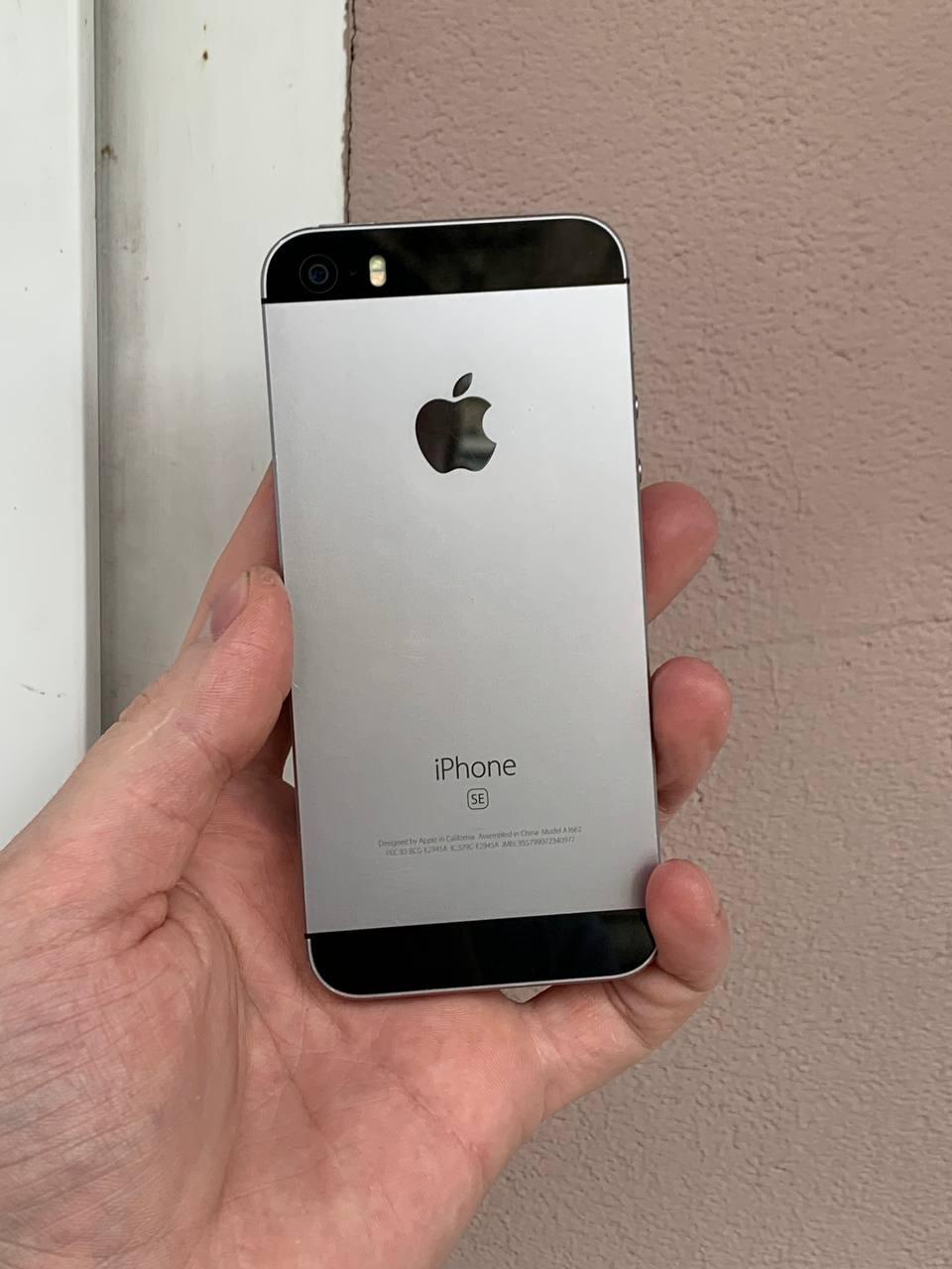 Смартфон Apple Iphone SE 16gb Space Gray Neverlock Б/У оригінал (ID ...